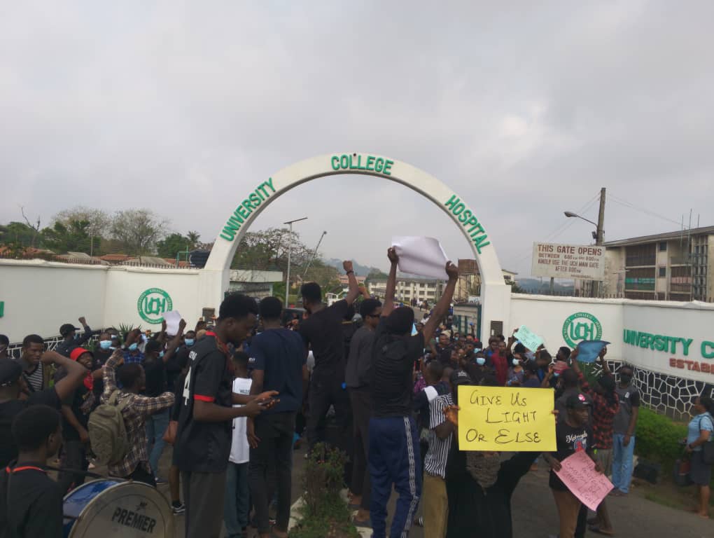 LIVE: Protesters Temporarily Block East Gate As Protest extend to Main ...